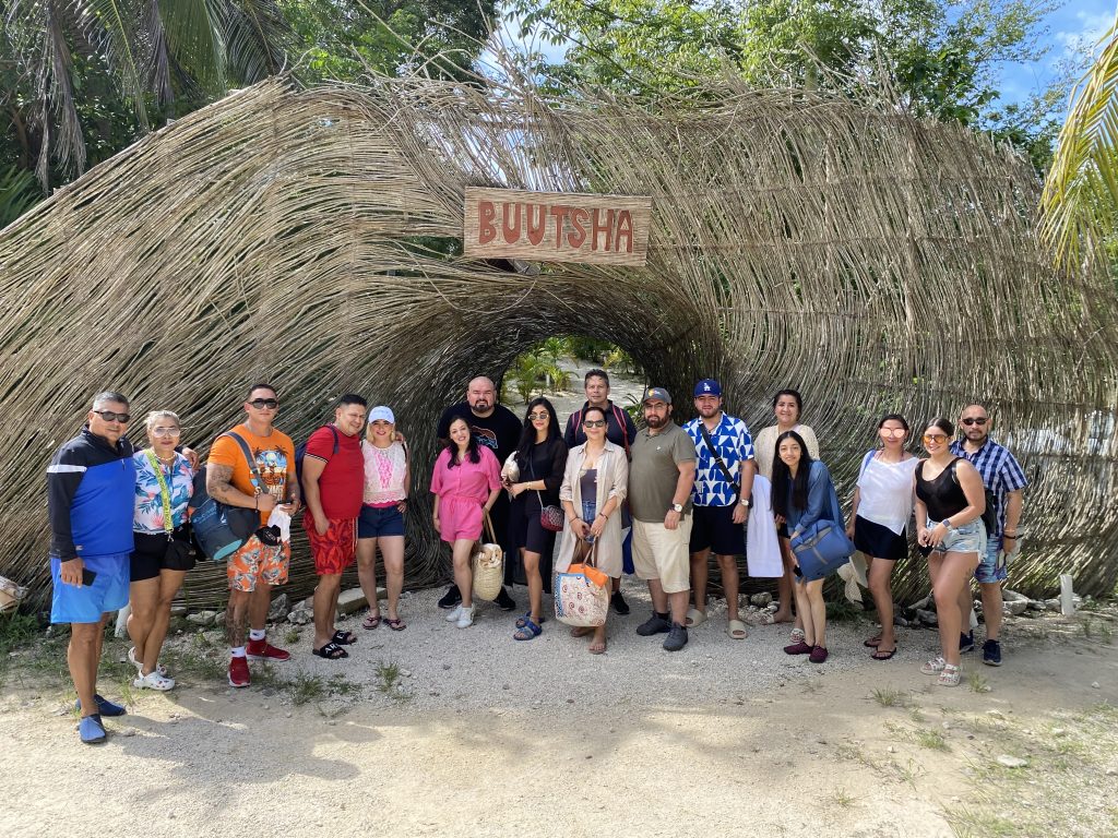 SIENTE TULUM COMO DEBE SER - Publitur